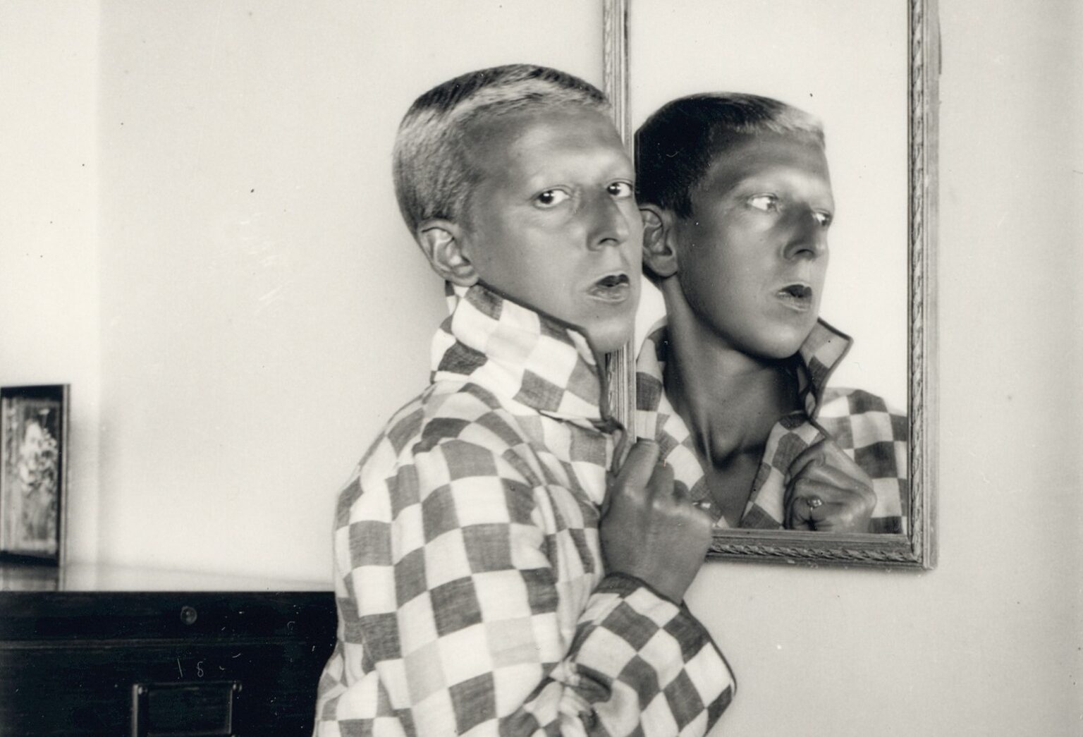 When the “surrealist object” becomes a “surrealist self”: Claude Cahun ...